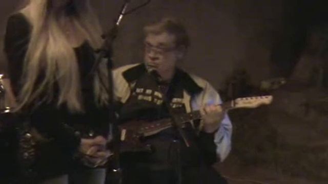 Tinker Carlen performs 'Rainin' In My Heart' @ Bash Riprock's ...