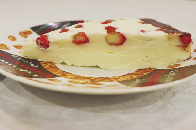 Как приготовить десерт с клубникой? Нежнейшее суфле