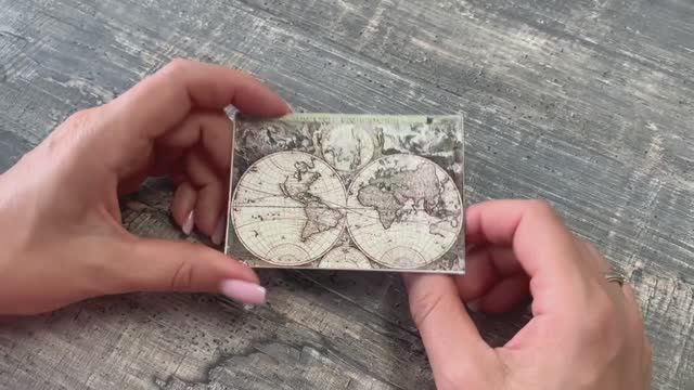 Сувенир для путешественника - обложка для карточки с принтом Eshemoda “Карта мира”