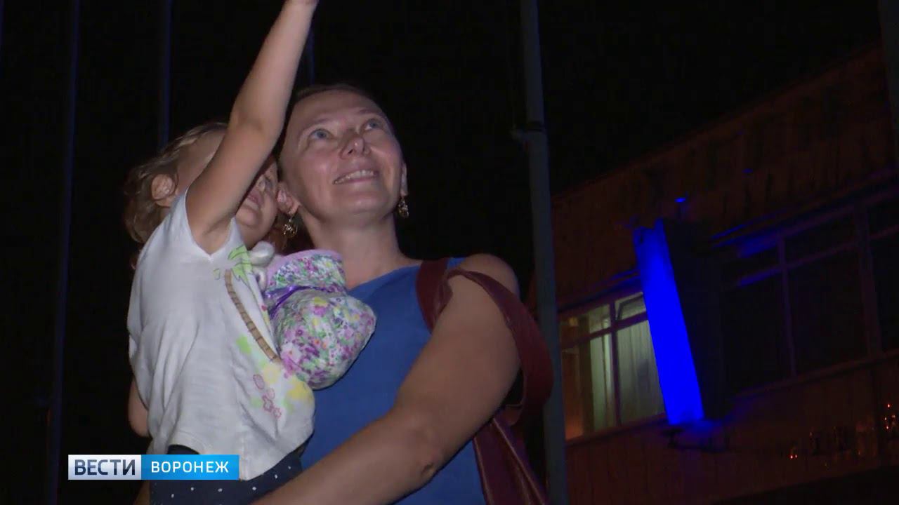 Телебашня в центре Воронежа засияла в честь 18-летия РТРС