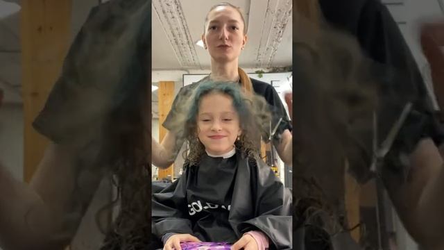 Детское цветное окрашивание волос и причёска - работа Ксения Бакуто.
