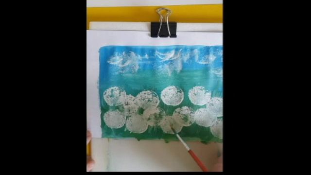 Рисуем поле белых одуванчиков с помощью кисти-губки и зубной щетки, легко и просто