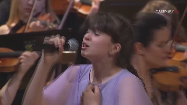 Песня Жар-птицы из мюзикла "Волшебный Новый год" (муз. А. Пахмутовой, сл. Н. Добронравова)