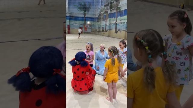 Леди Баг и Эльза в гостях у Вари