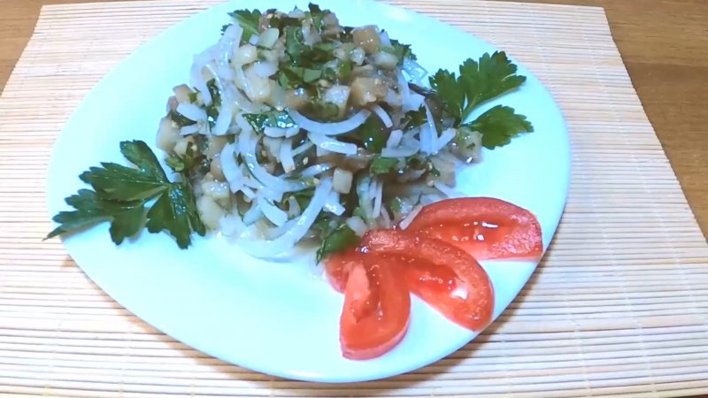 Салат с баклажаном на каждый день.