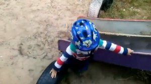 Так можно кататься на горке целый день.mp4