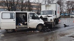 ДТП в Могилёве, ул. Челюскинцев, завод Куйбышева 22.01.2020 грузовик и микроавтобус
