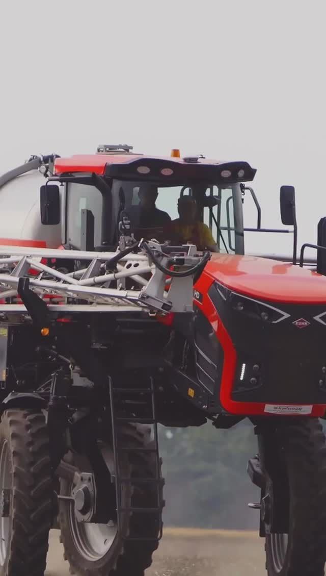 Самоходный опрыскиватель KUHN Stronger HD в действии