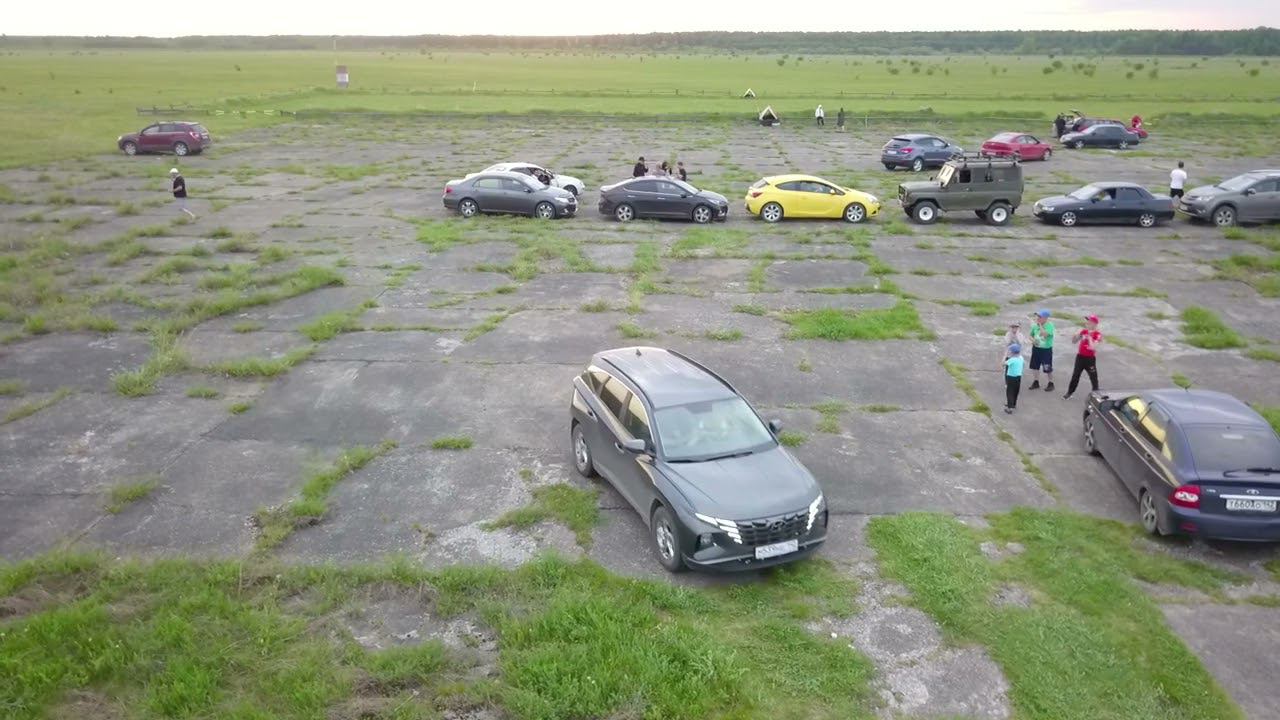 авто разъезжаются с флеш моба