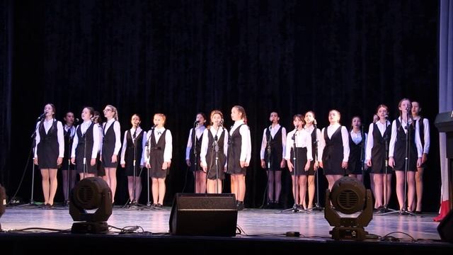 Звонкие голоса старший хор - Детство (2018)