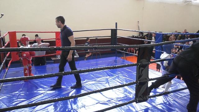 Поединок мальчишек в младшей возрастной категории Тайский Бокс (Муай Тай)
Избиение младенцев в ринге