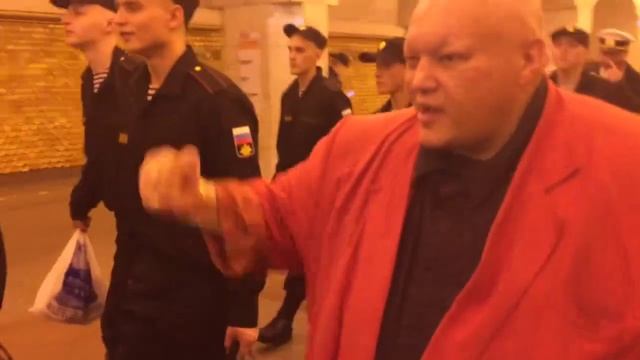 СТАС БАРЕЦКИЙ НАПУТСТВУЕТ НОВОБРАНЦЕВ ПЕРЕД ОТПРАВКОЙ НА ФРОНТ