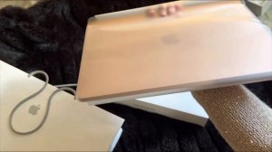 MacBook Air M1 unboxing rose gold
