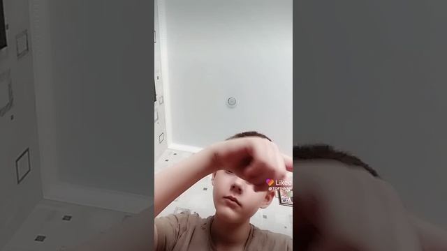 Like_7114954535678255062.mp4