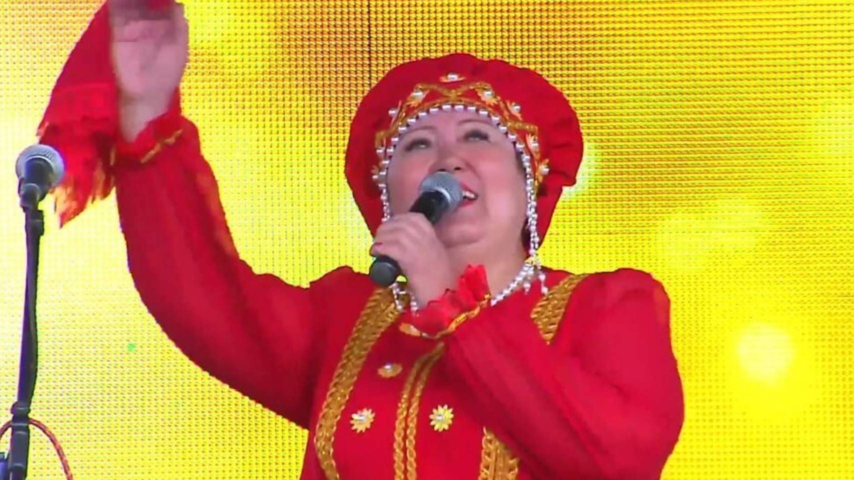 Любовь Костоглотова "Радость - жить на земле" (музыка Андрея Буйдина, слова Ирины Скибиной)