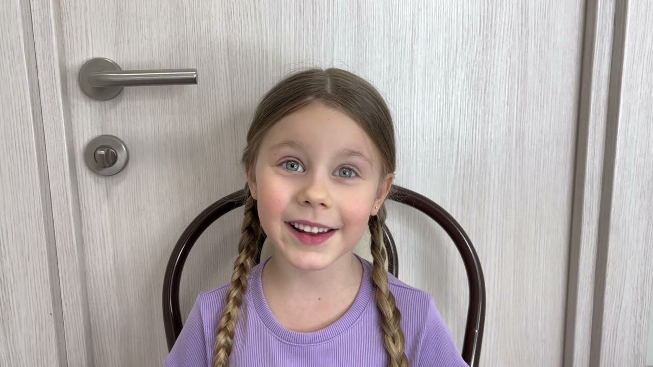 Бурцева Арина, 6 лет. Видеовизитка.