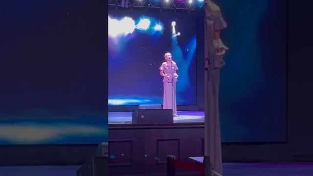 Поздно