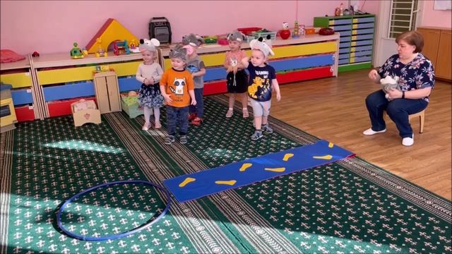 Мышки - мышки. Подвижная игра для детей раннего и младшего дошкольного возраста