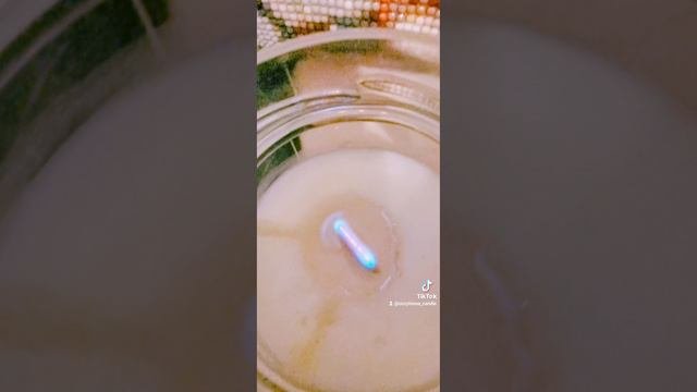 Свеча с деревянным фитилем