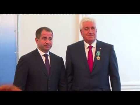 Награждение директора филиала РТРС В. Якимова. Его рассказ об истории телевидения в Татарстане