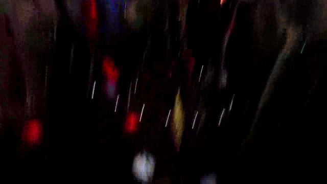 Надежда украшает новогоднюю елку 30.12.2015