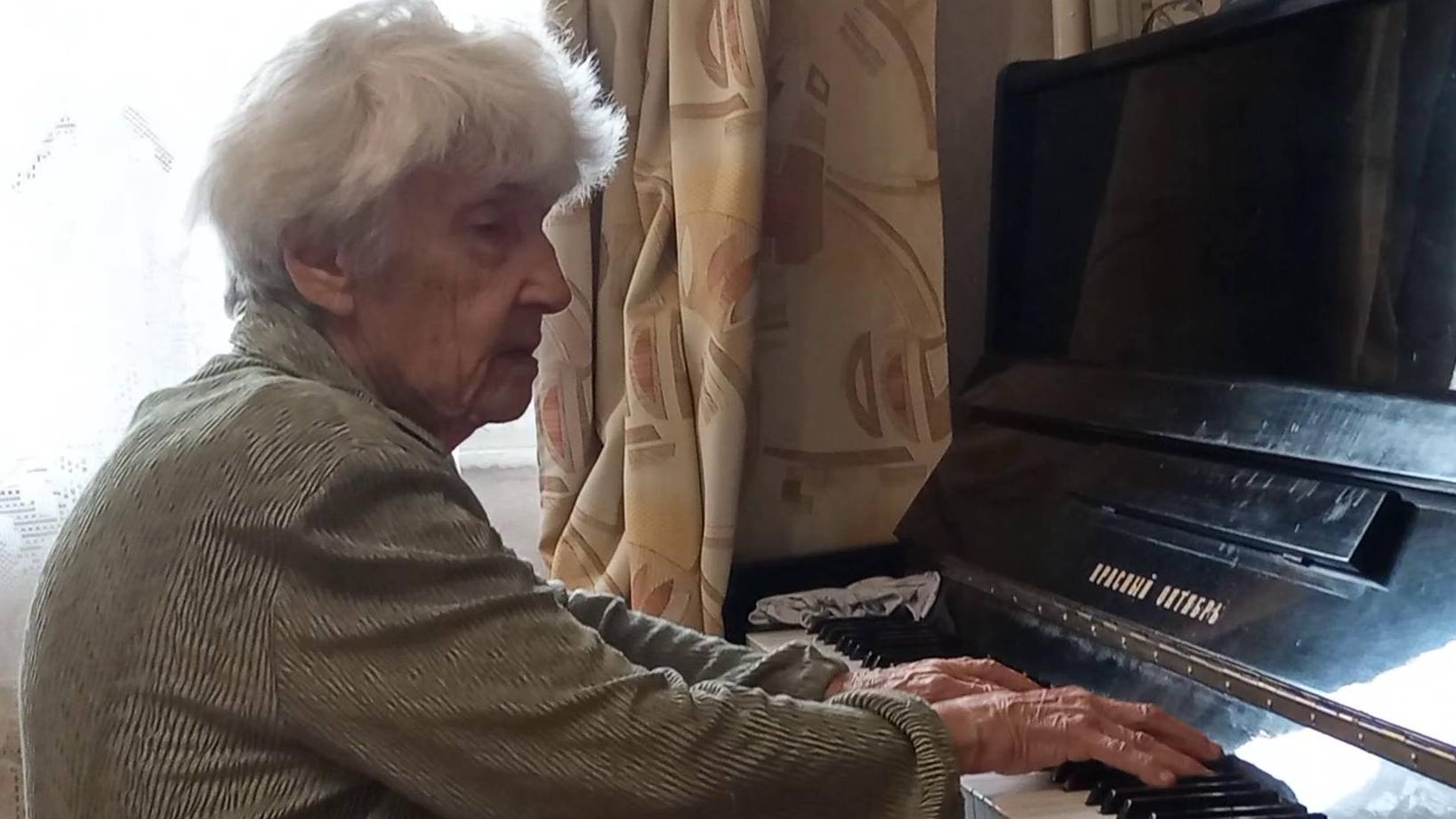 "Домашнее музицирование" (запись 01.09.2023 г). Играет Дьяченко Марина Петровна (95 лет-почти).