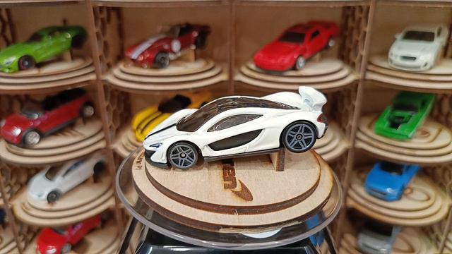 McLaren P1