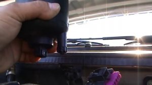 Tutorial despre cum se scoate apa din carcasa filtrului de motorina la un opel Vectra C 2006 Z19DT