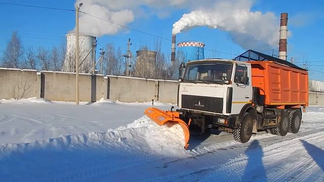 Отвал городской + пескосолераспределитель