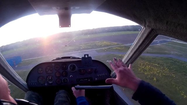 Учебный полёт на самолёте Птенец-2 (сильный боковой ветер)
