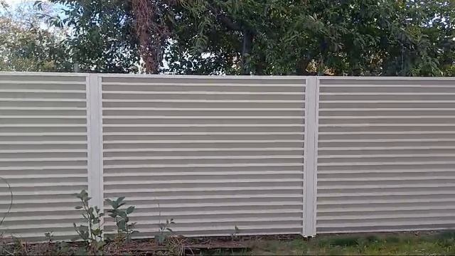 Монтаж забора жалюзи Royal RAL 1015/1015, п. Гранный