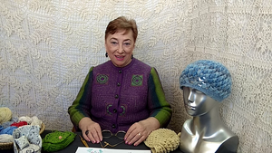 Шапочка из перекрученных веерочков. Мастер-класс по вязанию крючком от О. С. Литвиной.