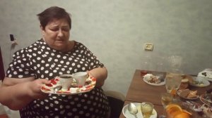 Елена Прекрасная пьёт кофе