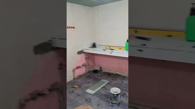 Кухня ремонт столешница из плитки и пол 9