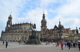 Дрезден - красивый немецкий город с трагической судьбой и позитивной аурой...