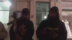 ΤΙ ΕΊΜΑΣΤΕ?