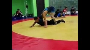 Акжол Махмудов ???