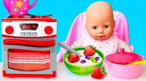 Кукла Беби Анабель кушает фруктовую кашу! Весёлые игры в куклы и дочки матери с Baby Born