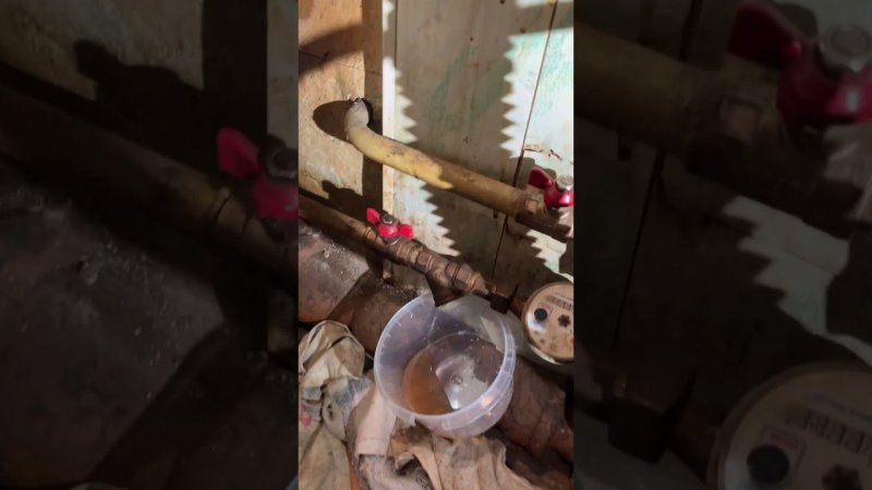 Чистим подводку холодной воды