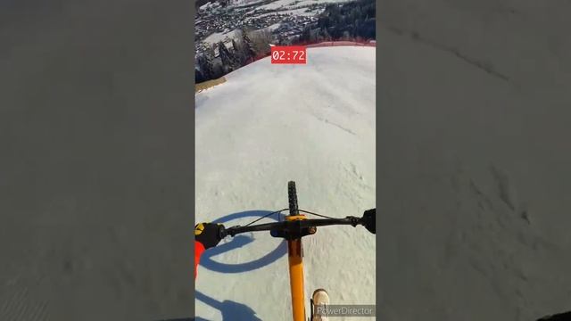 Прыжок велобайкера