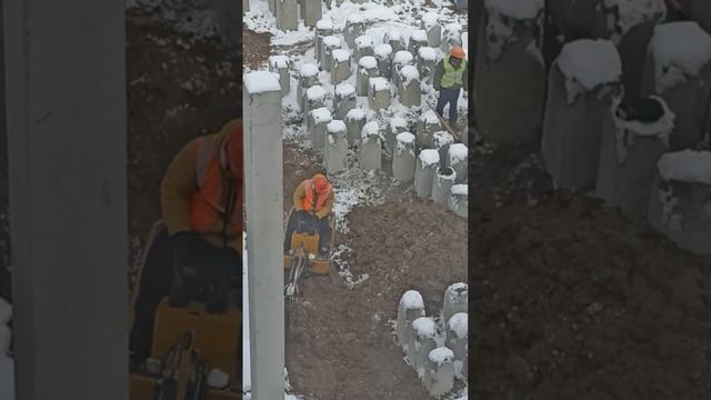 Строительство. Наездник мини-экскаватора