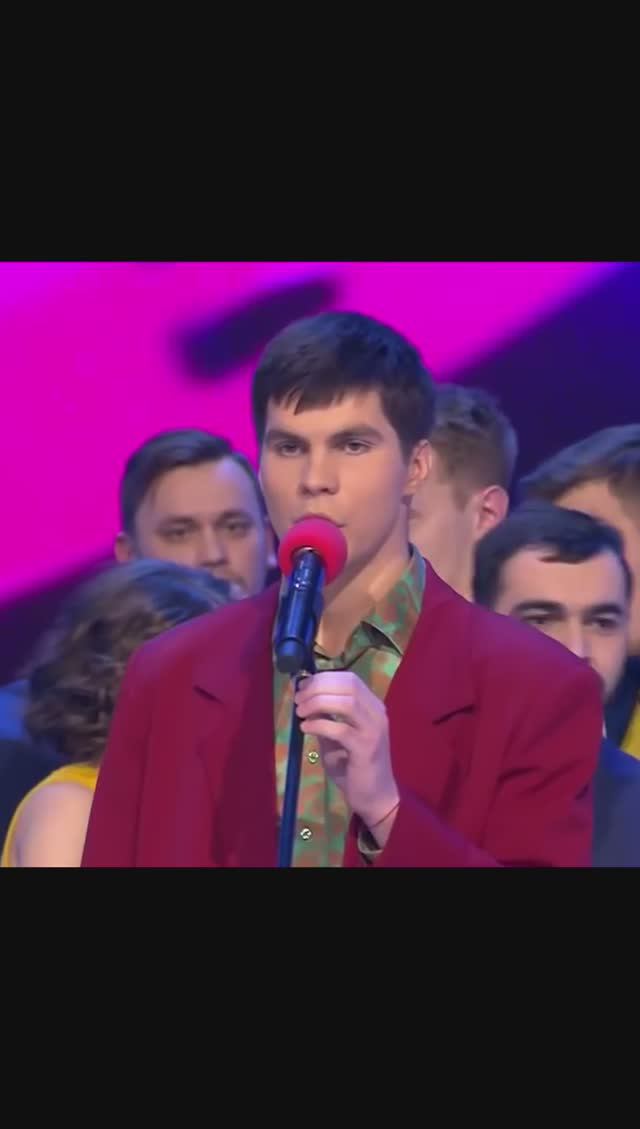 "СТАКАН НАПОЛОВИНУ ..." - ИИ рисует шутки из КВН