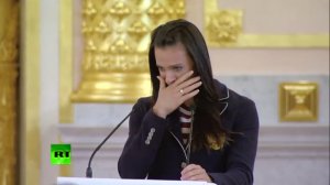 Елена Исинбаева расплакалась на встрече с Владимиром Путиным в Кремле