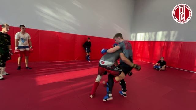 Моменты с тренировки по ММА в клубе «Ратник»