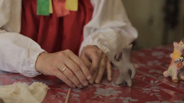 Виртуальный мастер-класс Галины Скобликовой «Лепка кожлянской игрушки «Лиса с петушком».mp4