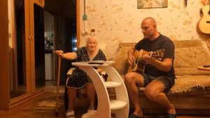 Поём. Мама Тамара.