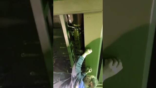 Установка дверей шторного типа на технику используемую в ВПК