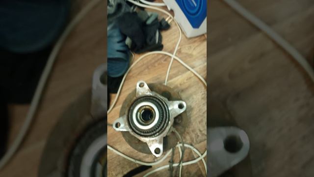Ступица непонятного происхождения все - подшипник загудел