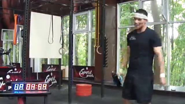 Sasha Kravets - double unders, pull-ups & wall ball - смотреть видео ...