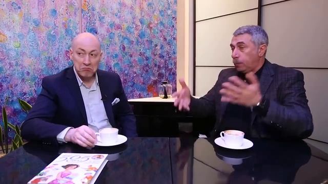 Доктор Комаровский рассказывает Дмитрию Гордону о важности приточно-вытяжных систем вентиляции.
